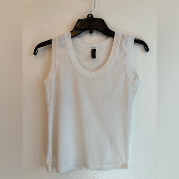Donna L’oren | Tops | Donna Loren White Scoop Neck Crop Tank | Poshmark